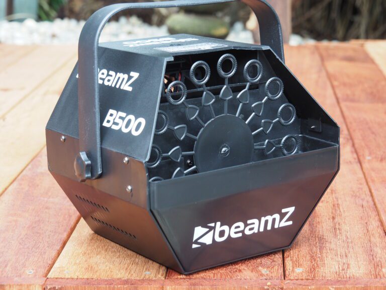 Hire Fun Stuff - Kicks N Giggles